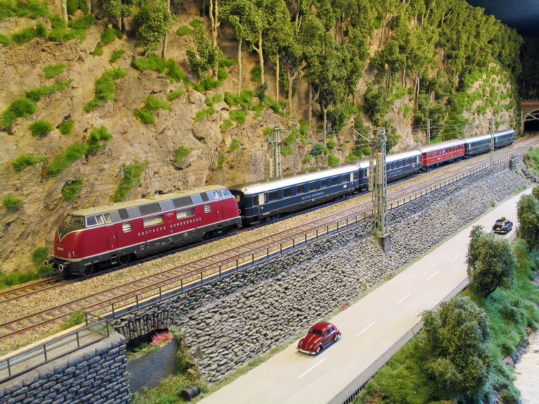 Roco 69935 (V200) & Märklin 39821 (V200) fuhren wann?